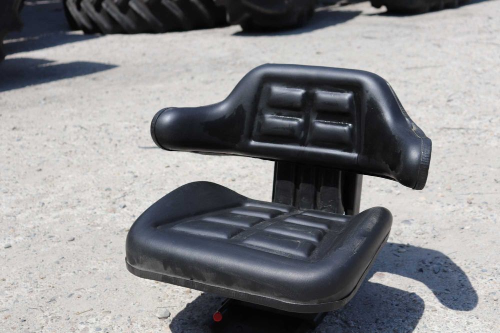 Scaun tractor negru reglaj triplu cu amortizor UTB U445 si U650 Satu ...