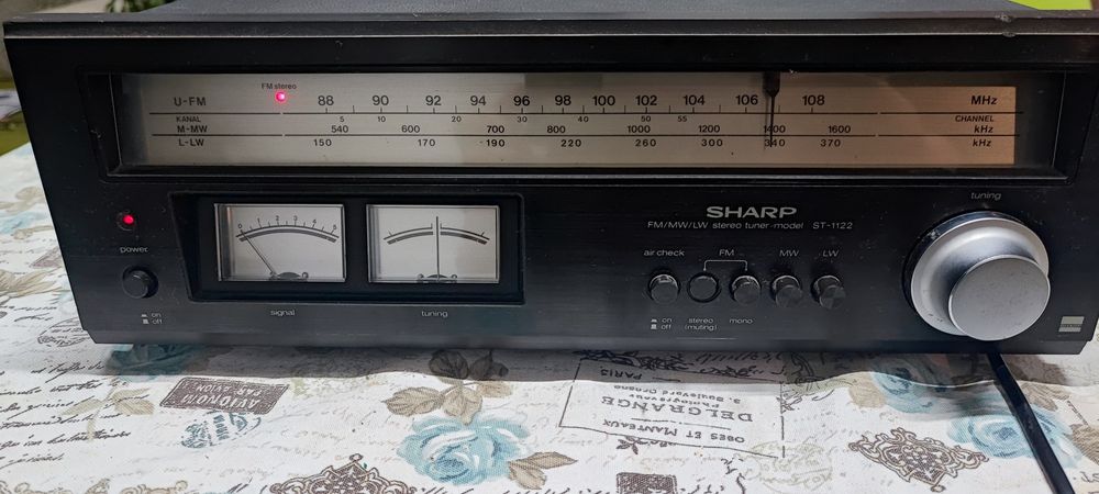 Tuner vintage Sharp Iasi • OLX.ro