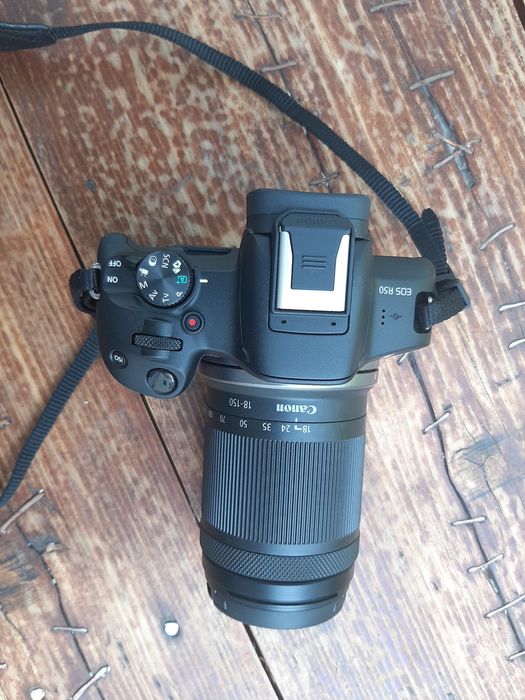 Aparat Foto Mirrorless Canon EOS R50 - Obiectiv 18-150 mm Iasi • OLX.ro
