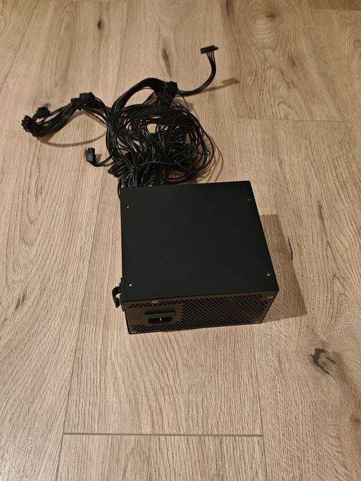 Sursa PC Huntkey 550W, 80+ Bronze, ca noua Bucuresti Sectorul 4 • OLX.ro