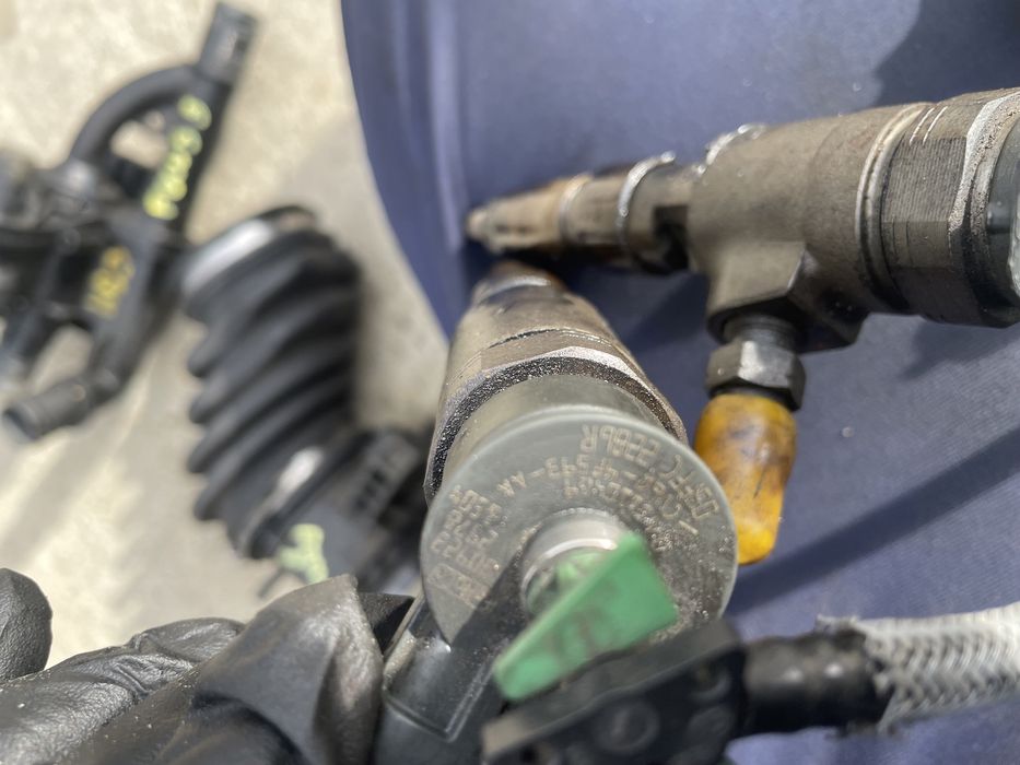 Injector / injectoare Ford focus Mondeo Mk 3 4 5 1.6 euro 5 Pitesti ...