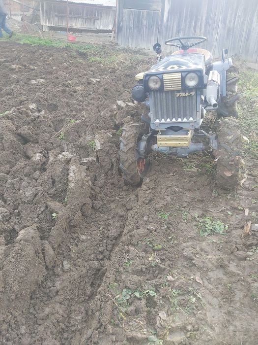 Vand kubota b6000 Calimanesti • OLX.ro