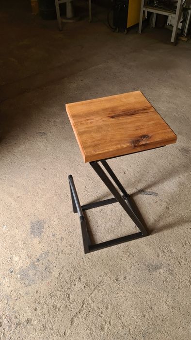 Tejghea stejar cadru metalic cu scaune Piatra Neamt • OLX.ro