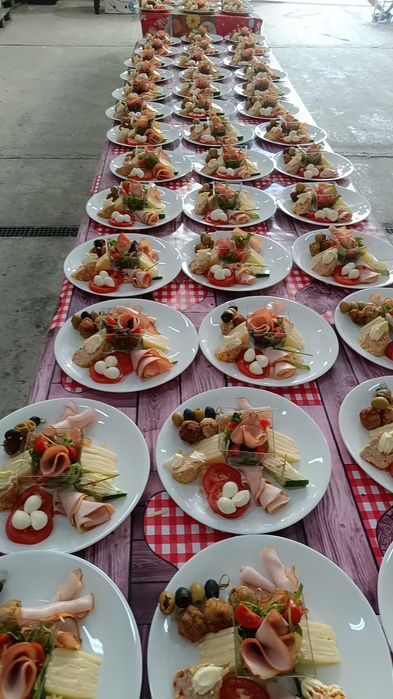 Organizam orice tip de evenimente bucatari,ospatari,oriunde in Romania ...