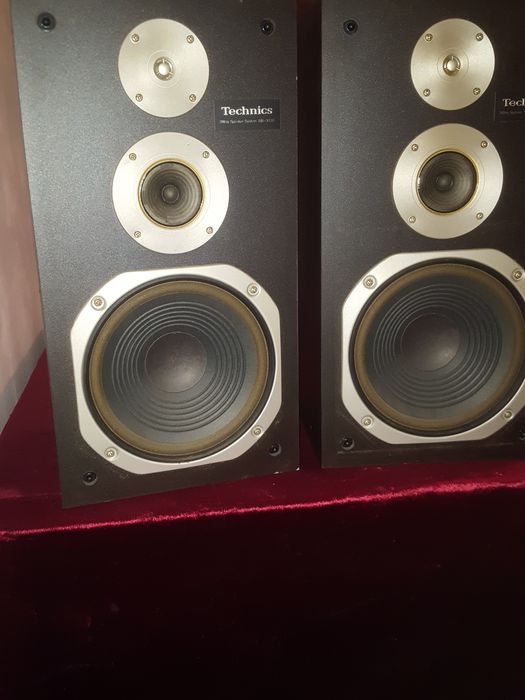 2 Boxe Technics.Japan..model SB 3030. Fagaras • OLX.ro
