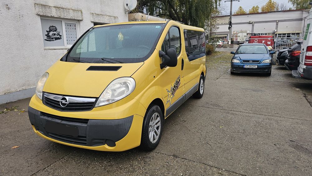 Opel Vivaro 7+1 locuri 2.0 diesel 2007 webasto Bucuresti Sectorul 3 • OLX.ro