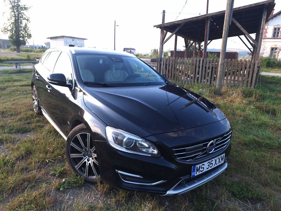Volvo V60 Plug-In-Hybrid Full 4x4 Targu-Mures • OLX.ro