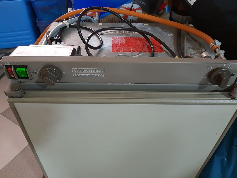 Frigider rulota-barca -camper 12v-gaz-220v Caracal • OLX.ro