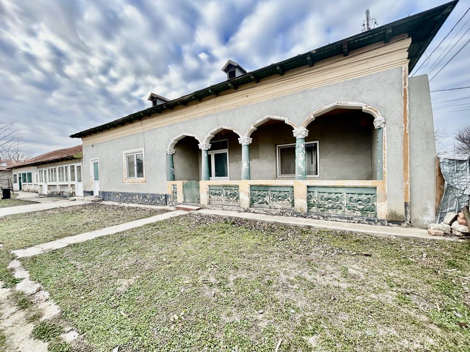 Casă de vanzare Poroschia Poroschia • OLX.ro