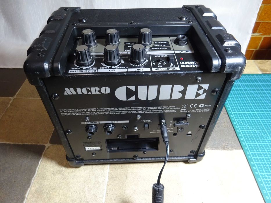 Boxa chitara electrica portabila Roland Micro Cube Campulung • OLX.ro