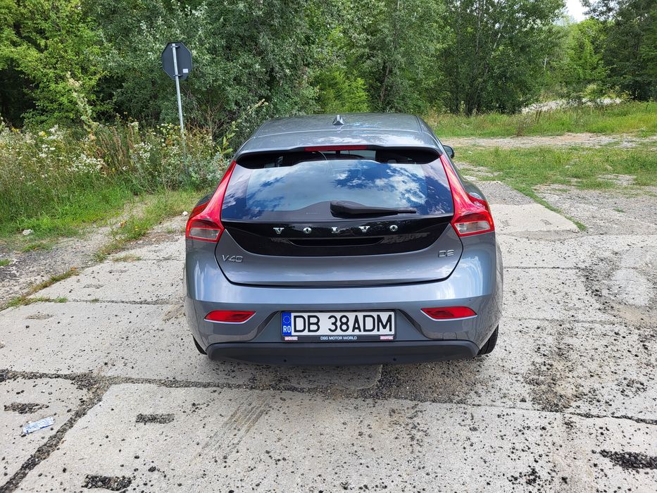 Volvo v40 1.6 diesel 2015 Moreni • OLX.ro