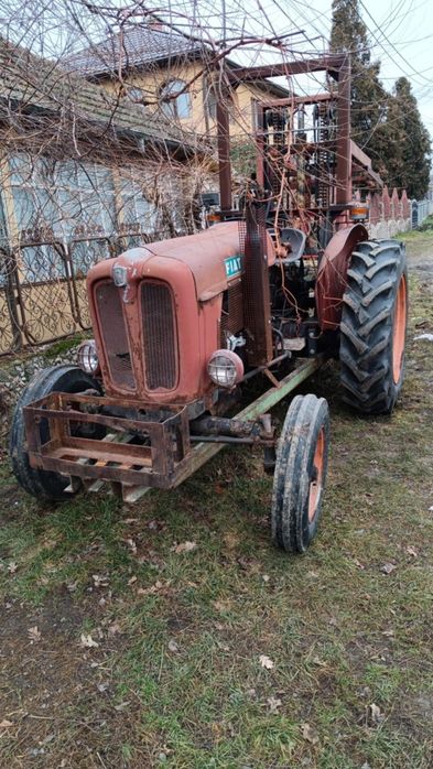 Tractor Fiat 411 și Massey Ferguson 35,43 cai ,4 pistoane amandoua ...