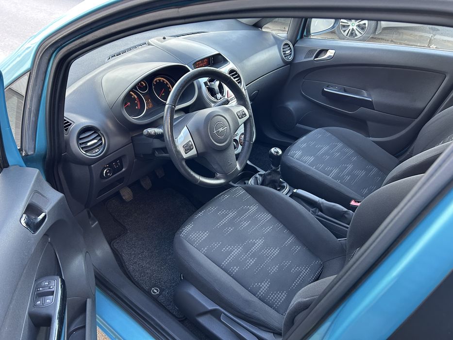 Opel corsa 1.4 benzina scaune incalzite,volan incalzit Bucuresti ...