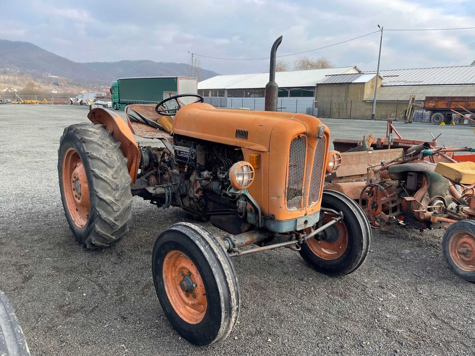 Tractor Fiat 411, 4 pistoane, 45cp, Agrotab Maramures Cicarlau • OLX.ro