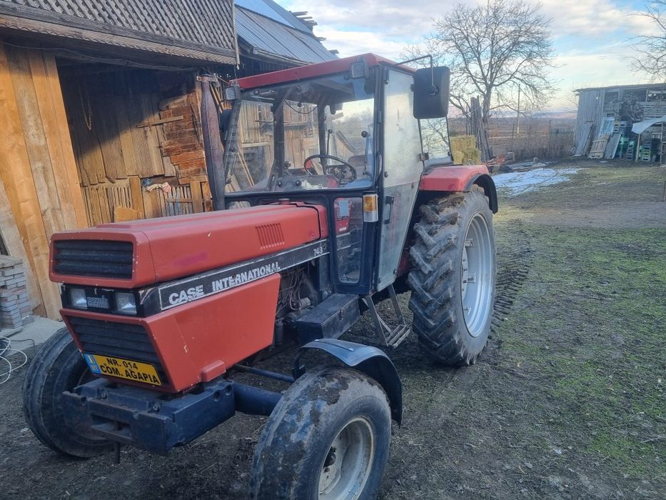 Case 743 xl tractor Targu Neamt • OLX.ro