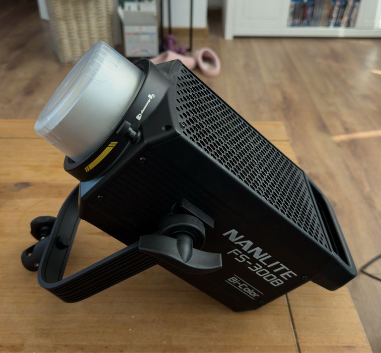 Nanlite FS-300B Bi-color + 3 софтбокса гр. София Витоша • OLX.bg