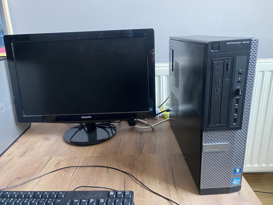 Sistem PC - Calculator + Monitor + tastatura + mouse + mousepad Brasov ...