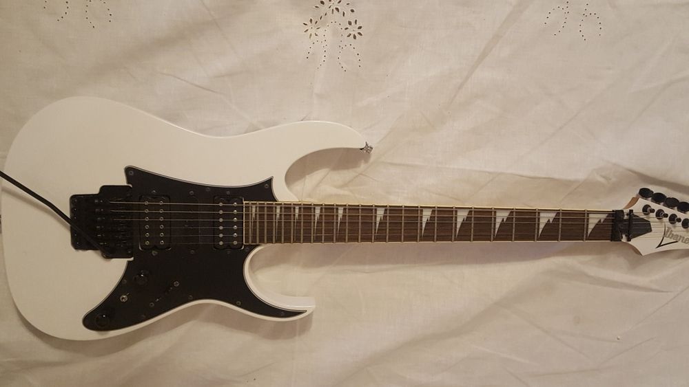 Chitara Ibanez RG 350 DX cu ,,case,, Hiscox Piatra Neamt • OLX.ro