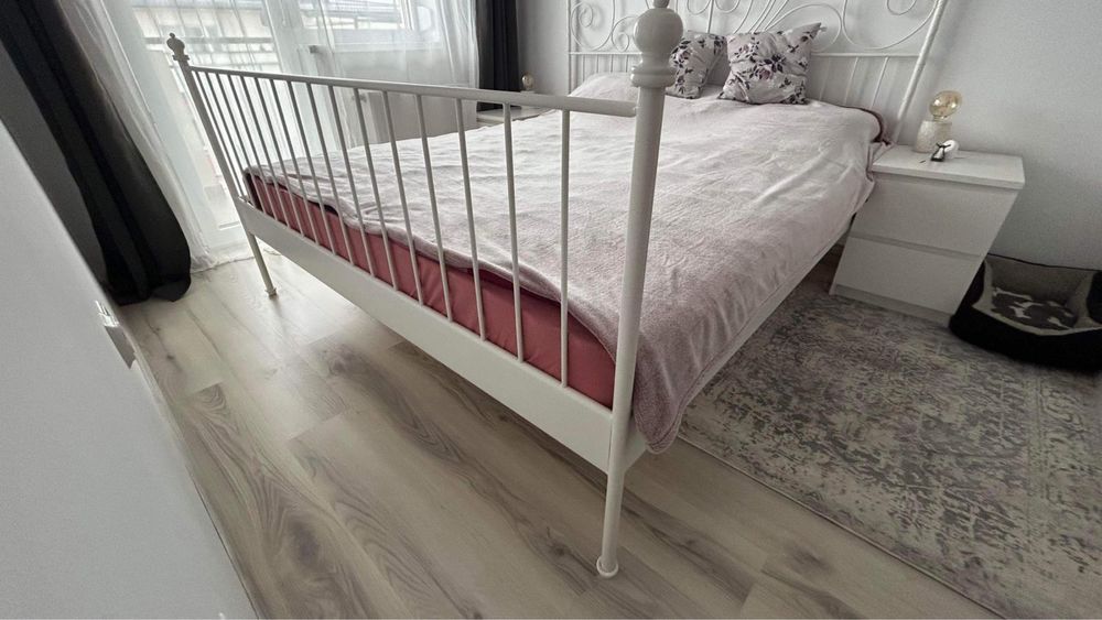 Cadru pat metalic alb/Luroy, 180x200 cm pat ikea Sibiu • OLX.ro