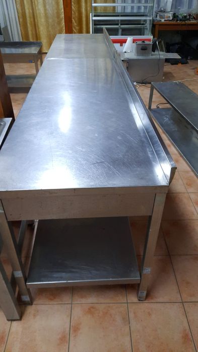 Vand mese de inox și chiuvete Tomesti • OLX.ro