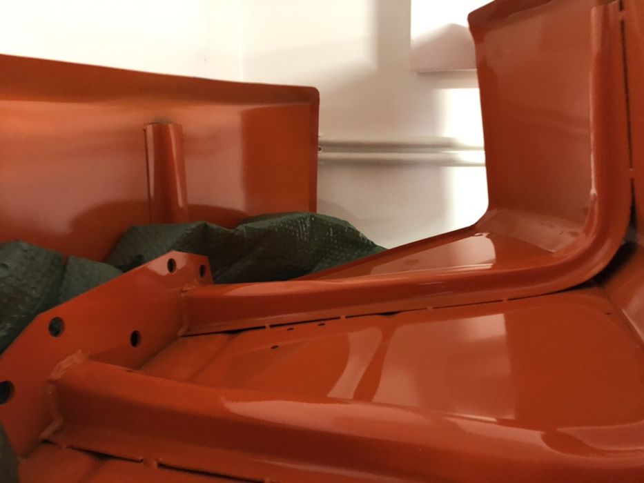 Aripi tractor capota tractor utb 445-550-640 Saliste • OLX.ro