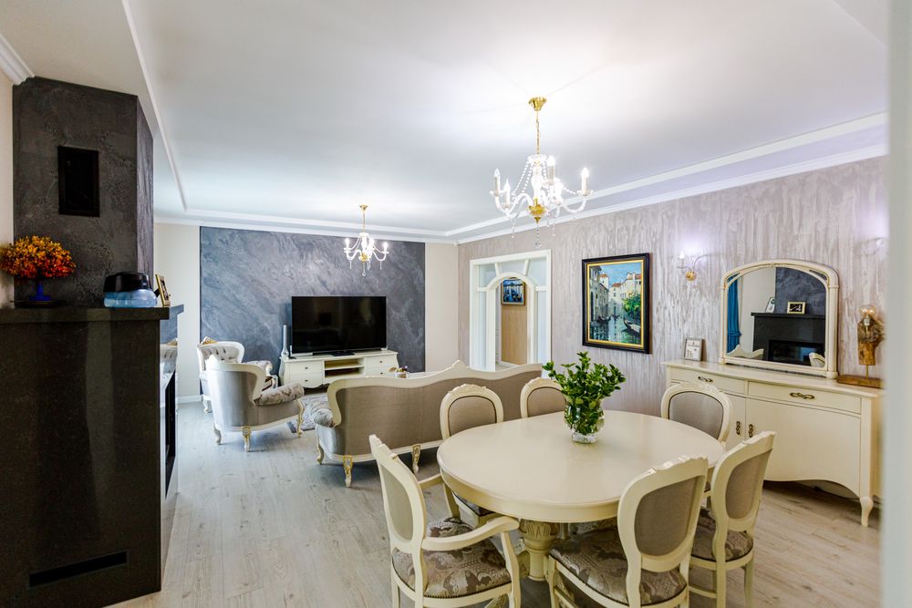 Vand mobilier clasic lemn masiv living si dining Timisoara • OLX.ro