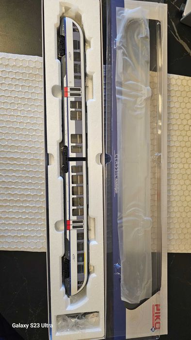 Vand automotor Desiro CFR , Piko 71195 scara H0 cu sunet Bucuresti ...