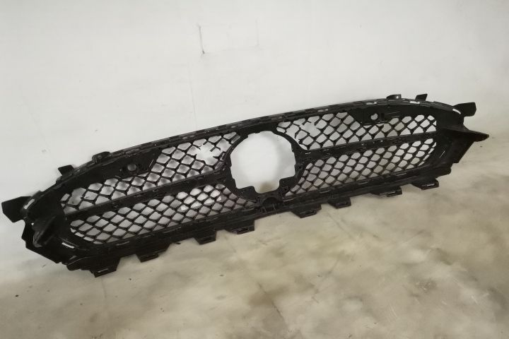 Grila Centrala Radiator Originala In Stare Buna Facelift 2023 2024 Bucuresti Sectorul 6 • OLX.ro