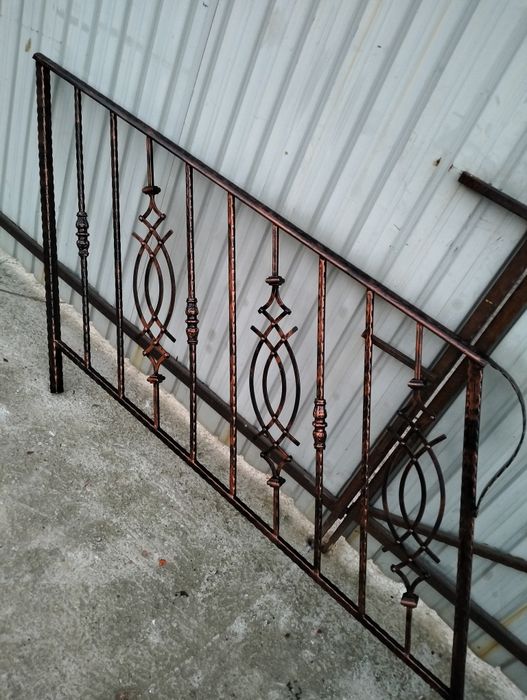 Panou fier forjat executăm chiar după modelul clientului Roman • OLX.ro