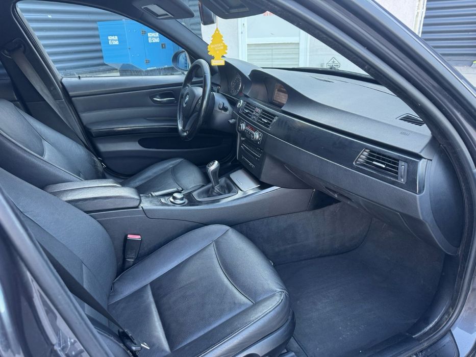 BMW 320D E91 M Pachet 177 Cp Euro 4 Navi mare Mioveni • OLX.ro
