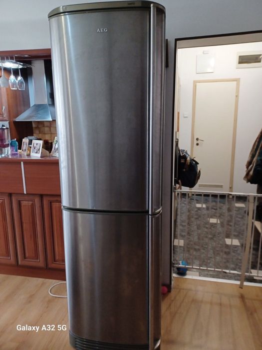 AEG -хладилник с фризер гр. Русе Родина 2 • OLX.bg