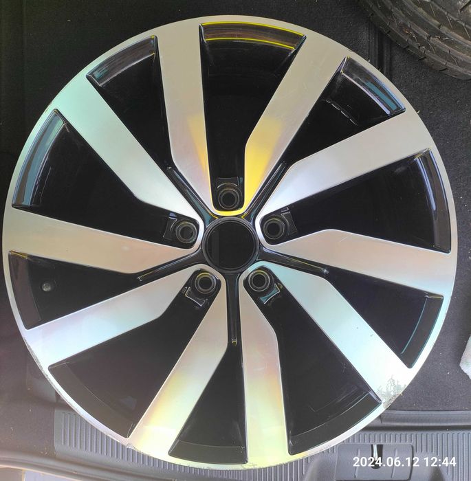 Jante OEM Vw Sharan 7N2 R18 Galati • OLX.ro