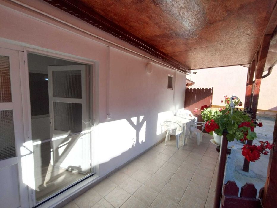 Casa renovata cu garaj, beci, bucatarie vara Dumbraveni • OLX.ro