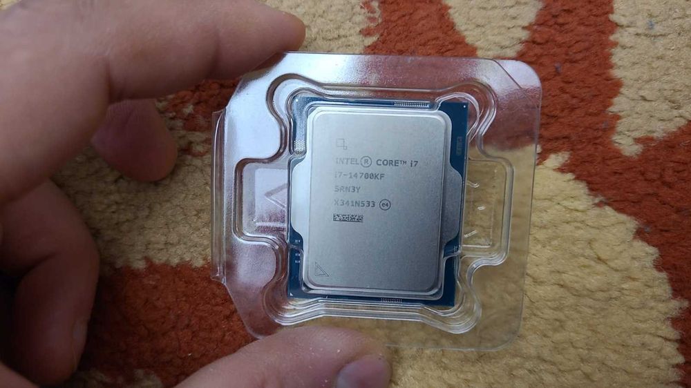 Kit gaming cu i7 12700k sau cu i7 14700k , rog strix z790 Iasi • OLX.ro