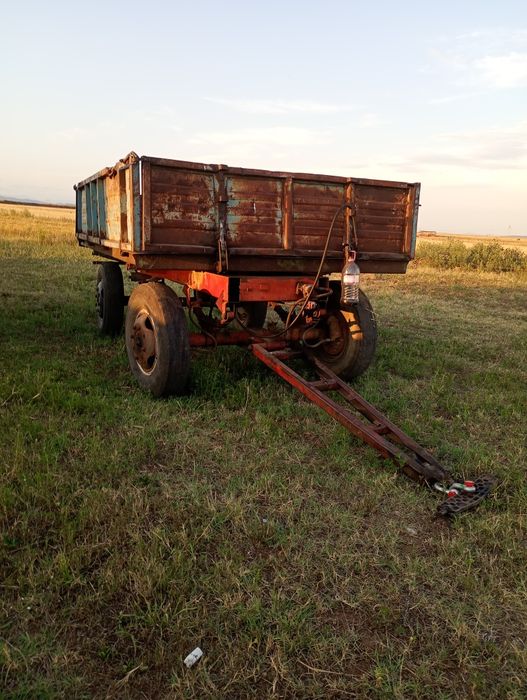 Vând remorca tractor 7 tone Aricestii Rahtivani • OLX.ro