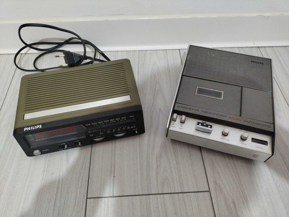 Lot casetofon si radio vintage Philips Iasi • OLX.ro