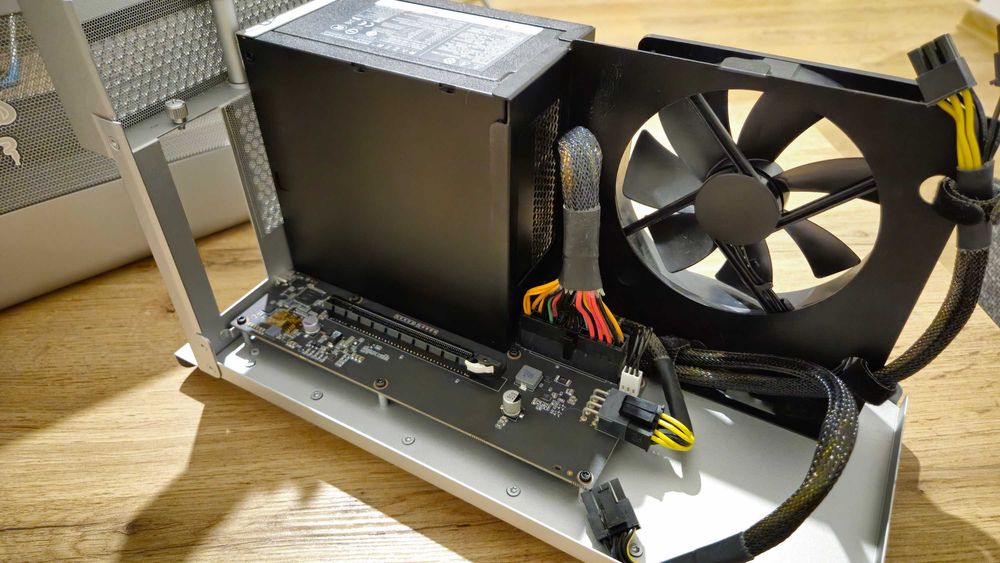 Razer Core X - External Graphics Enclosure (eGPU) - thunderbolt 3 & 4 ...