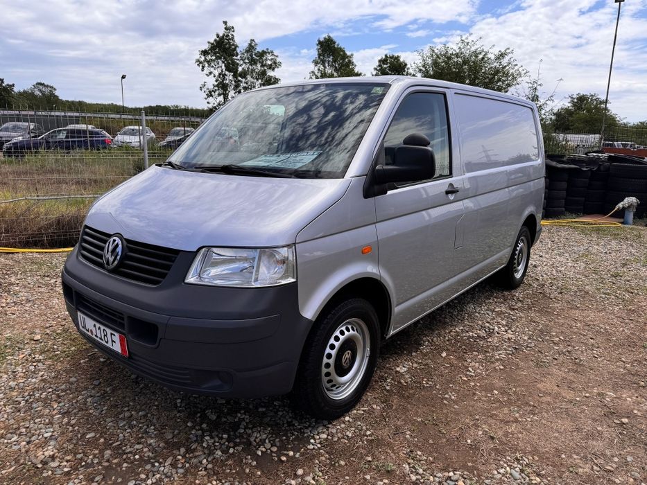 Vw T5 • Model 2008 • 1.9 TDI • AC Craiova • OLX.ro