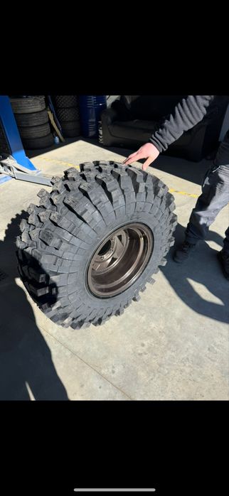Roti 35/12.5/15 Journey claw + jante aluminiu Patrol Suceava • OLX.ro