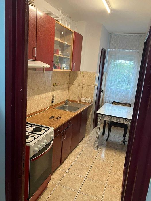 Inchiriez apartament 3 camere Vlaicu Arad • OLX.ro