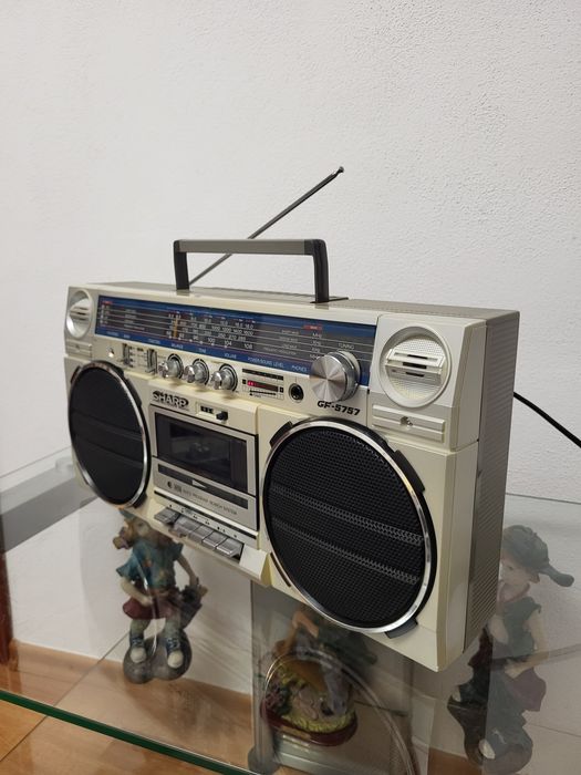Radio Casetofon SHARP GF-5757 japan Medias • OLX.ro