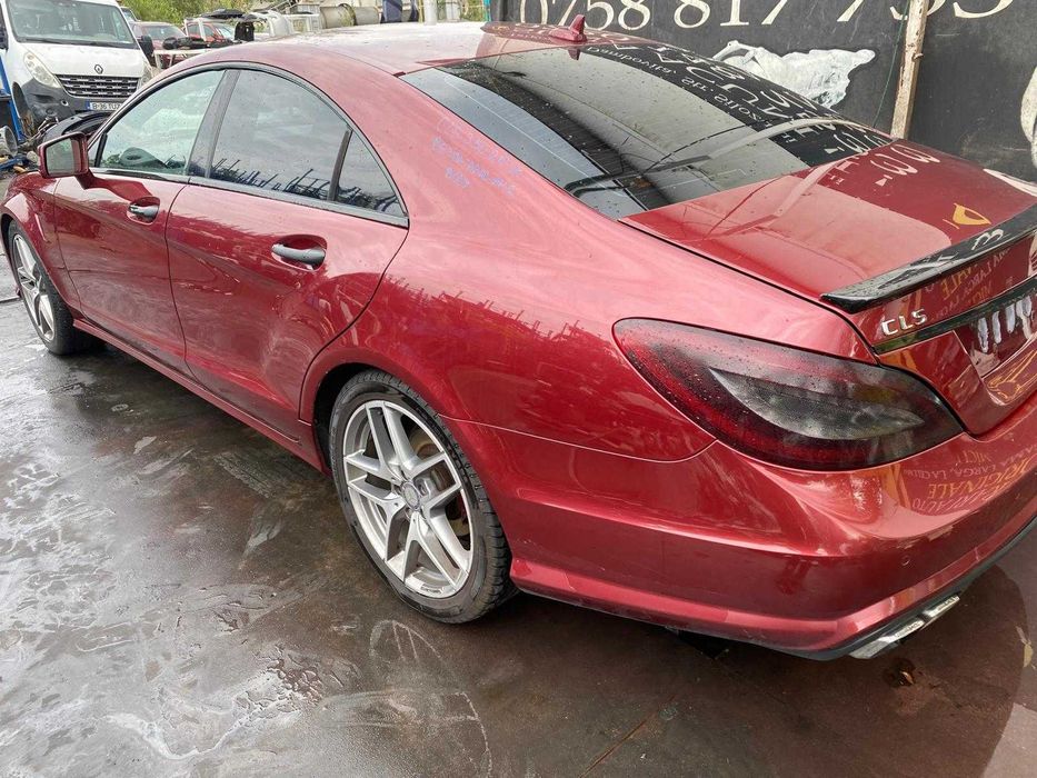 Dezmembrez mercedes cls w218 350d AMG/bara cls/far ils/capota/aripa ...