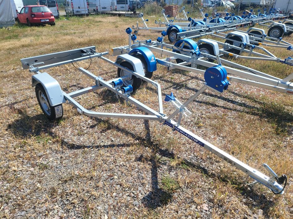 Peridoc barca skyjet 4m 450 kg 4100 lei Aghires • OLX.ro