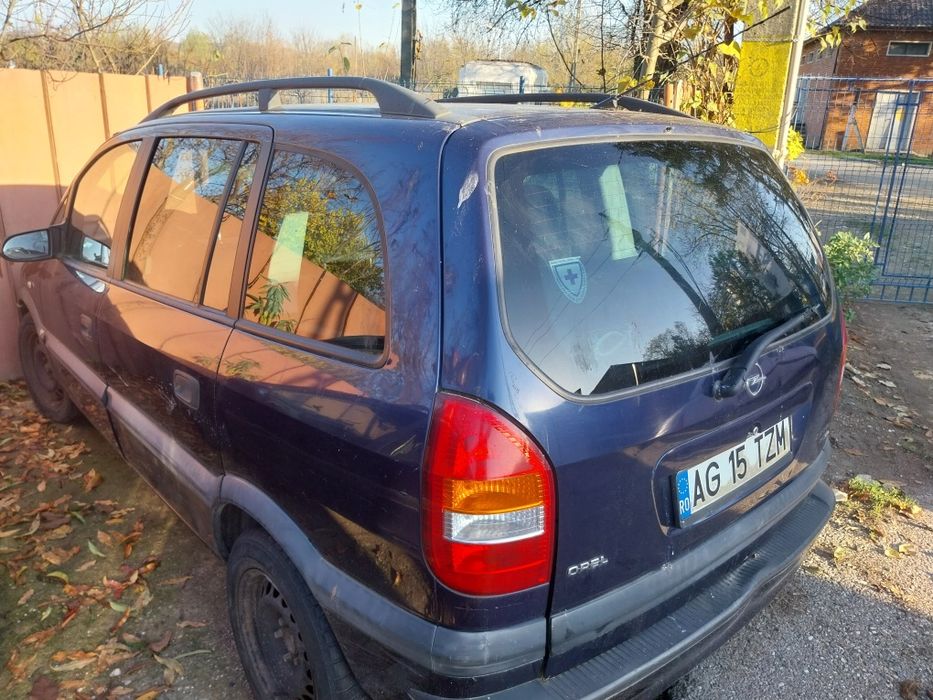Vând Opel Zafira An 2000 cu 7 locuri Pitesti • OLX.ro