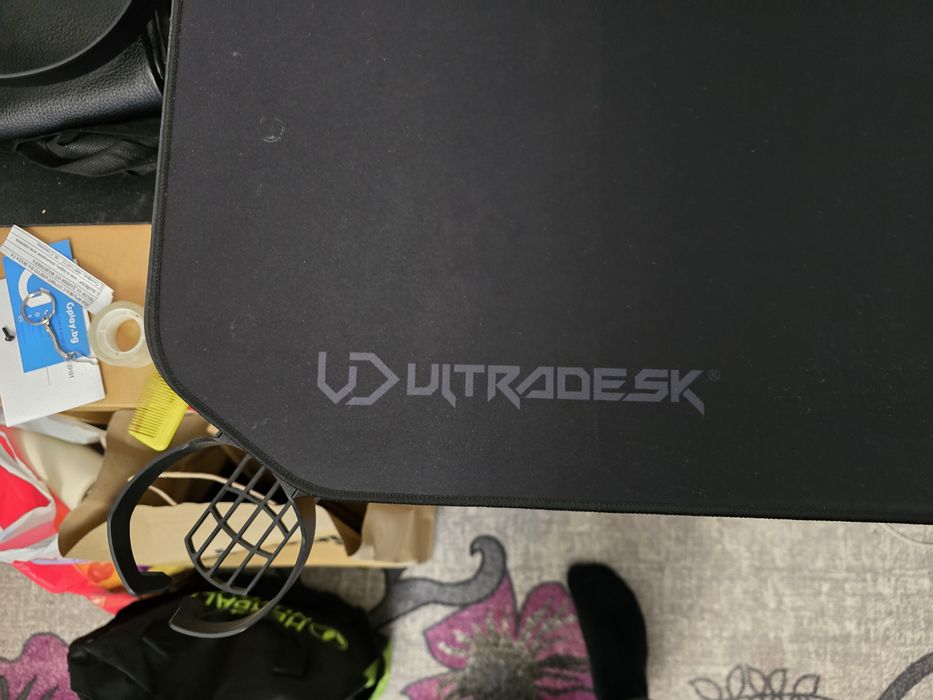 Продавам геймърско бюро гр. Пловдив Каменица 1 • OLX.bg