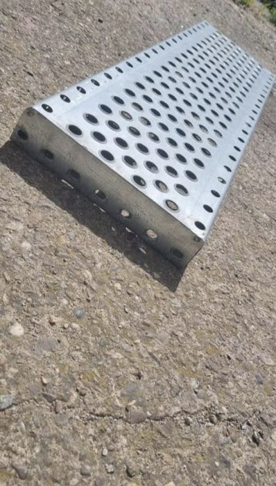 Trepte zincate modele si dimensiuni diferite din rigola sau grilaj 60 ...
