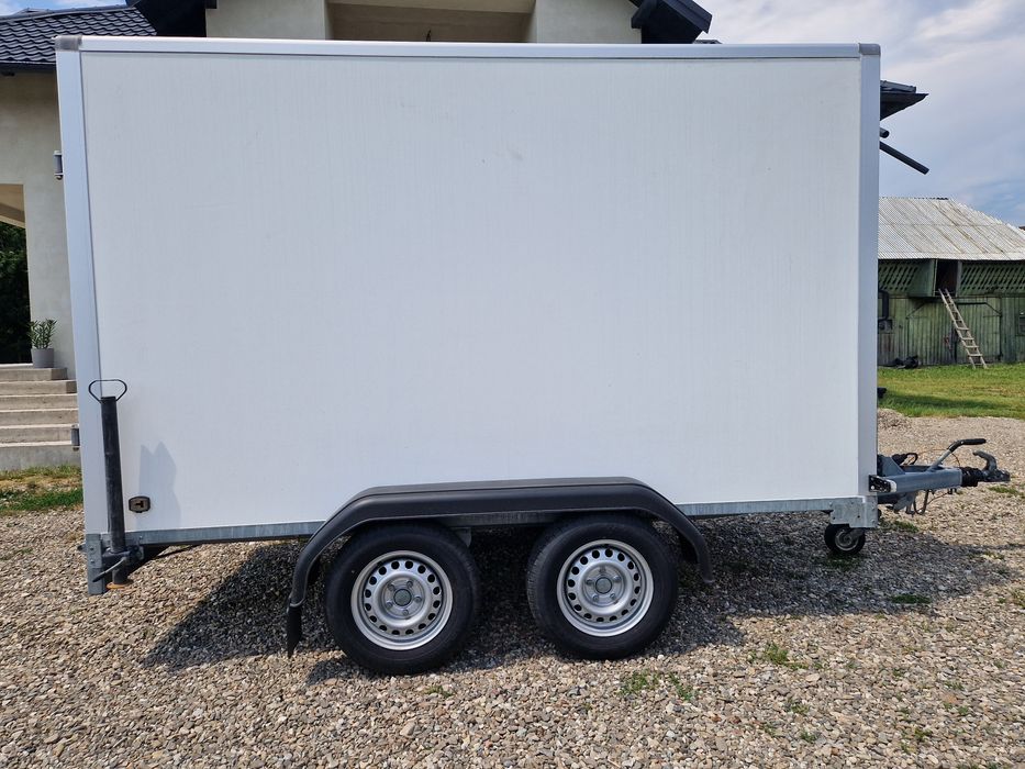 Vand remorca cub inchisa carosata Saris C2C 2000 KG 2019 ca NOUA ...