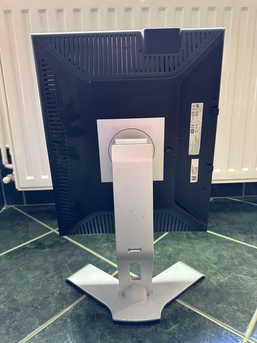 Monitor Dell 1908FPt, 19 inch, LCD, 5ms, DVI, VGA Fantanele • OLX.ro