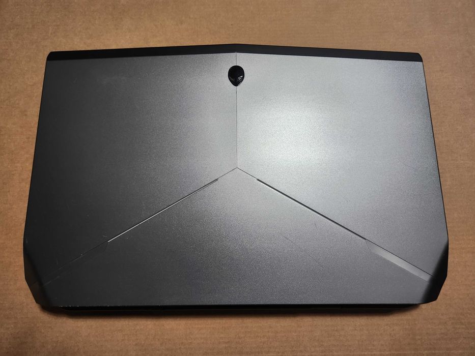 Dell Alienware 17 R2 – i7 / GTX 970M / SSD / 17" / Tastatură iluminată ...