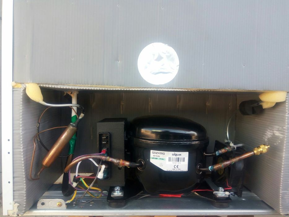 Frigider 12/24v Auto/Rulota/Camion//Camper cu compresor Moinesti • OLX.ro